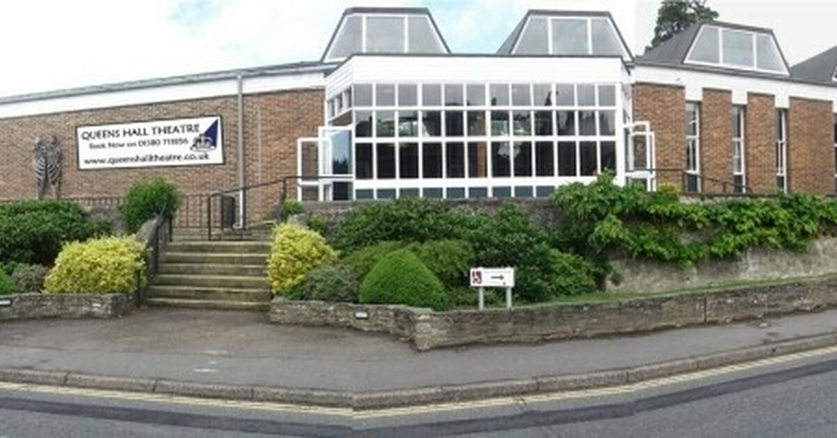 Queen's Hall Theatre | house southeast theatre network